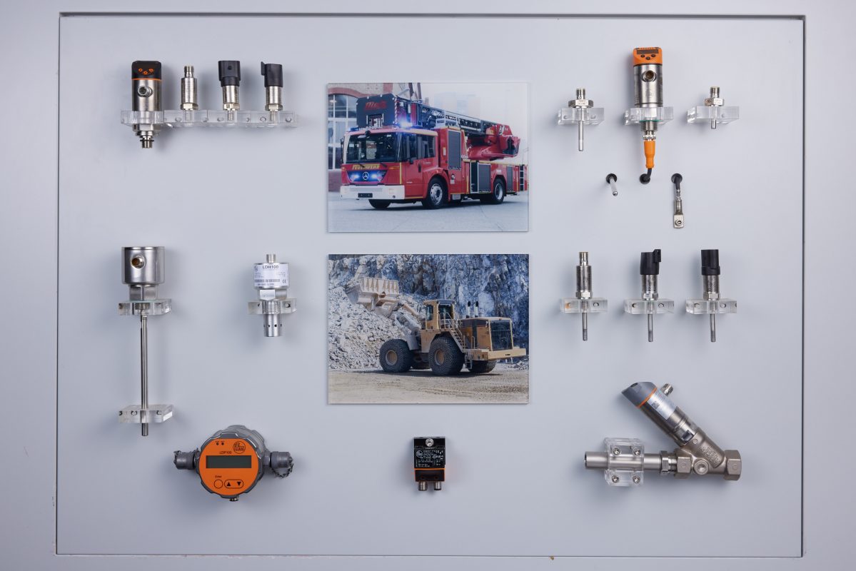 ZF0715 Systems for mobile machines - Condition monitoring systems - ifm ...