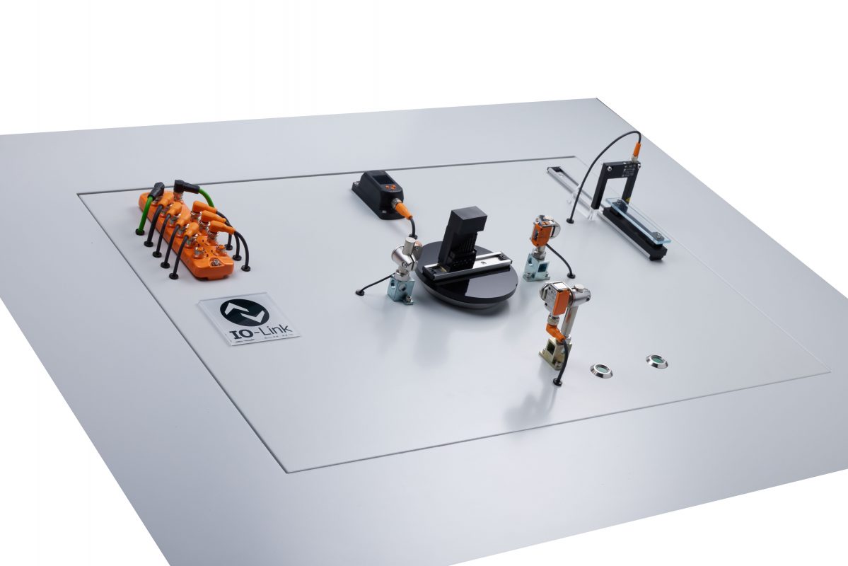 ZF0867 - Position sensors - distance measurement sensors - ifm Exhibitions